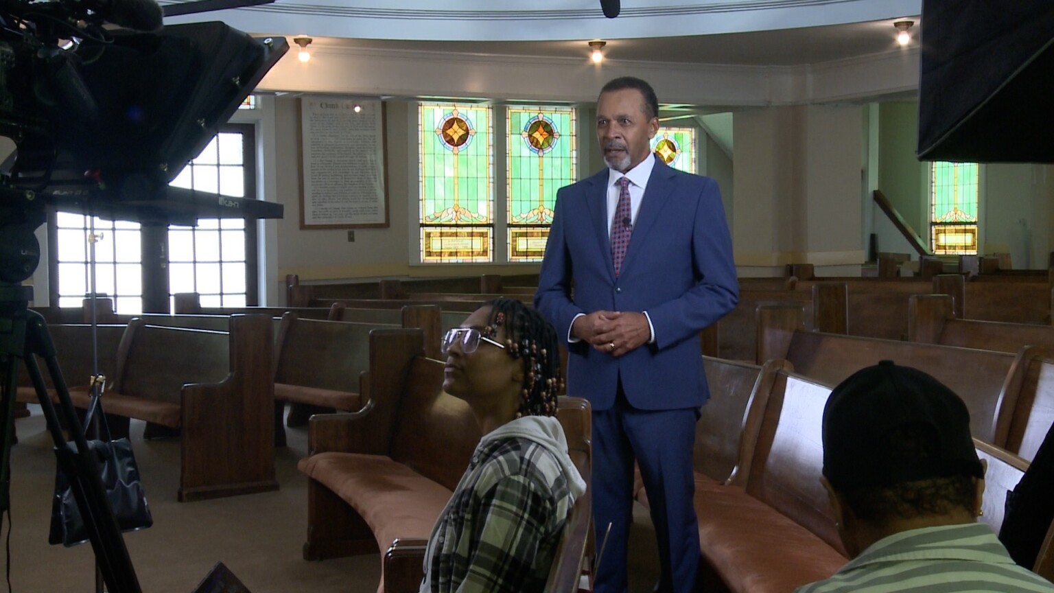 Actor Clifton Davis visits historic church in Selma - WAKA 8