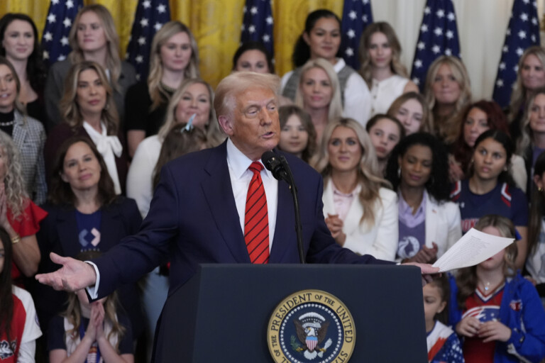 Trump Signs Executive Order To Bar Transgender Athletes From Girls And Women S Sports Waka 8