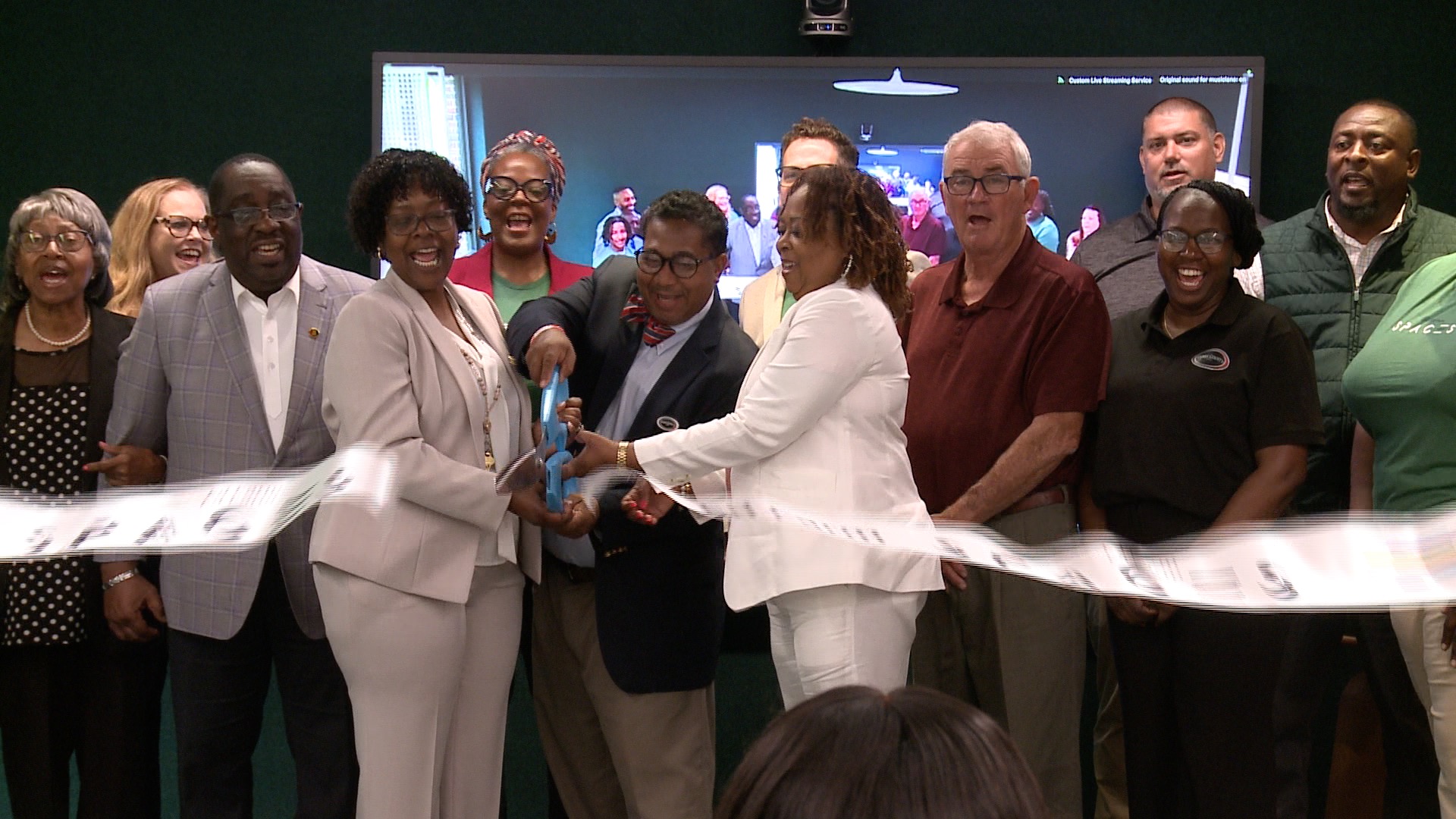 First ever connected rural classroom opens at RC Hatch School - WAKA 8