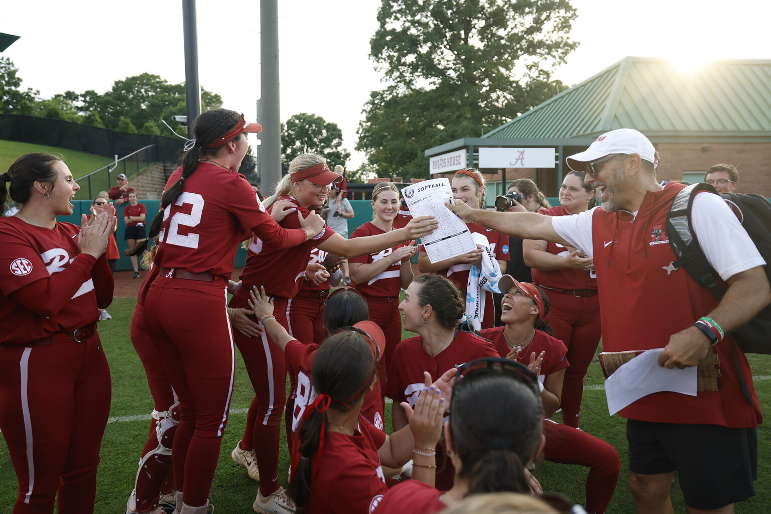 Alabama softball advances to Super Regionals over Virginia Tech - WAKA 8