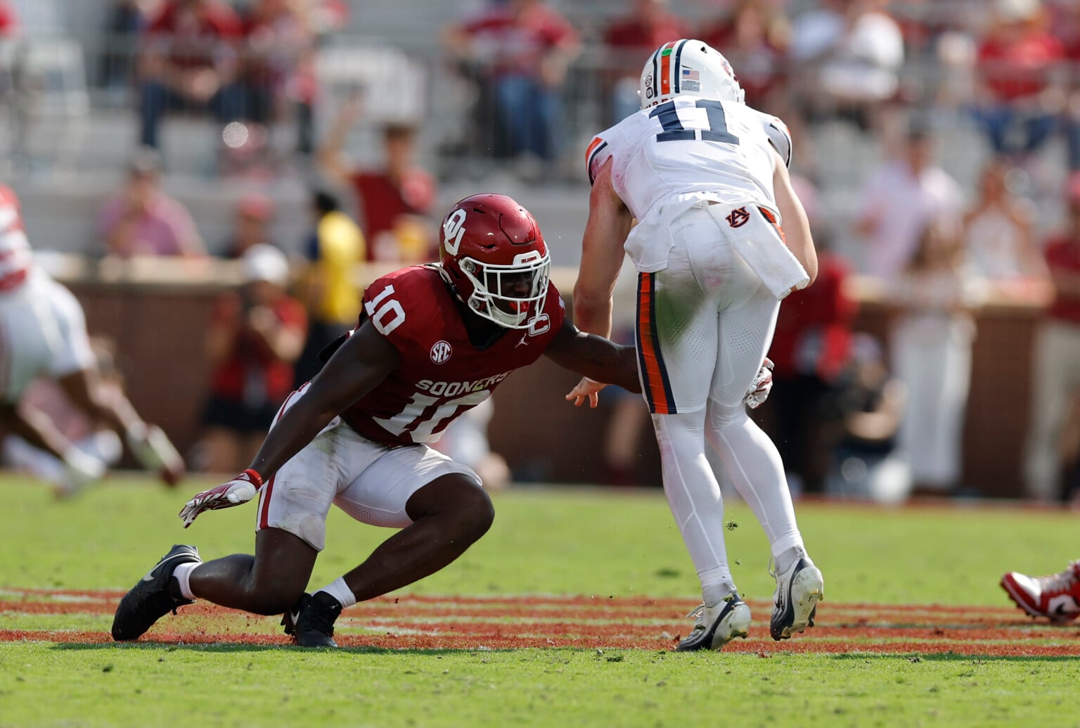 Auburn quarterback Jackson Arnold sacked 10 times as the No. 22 Tigers ...