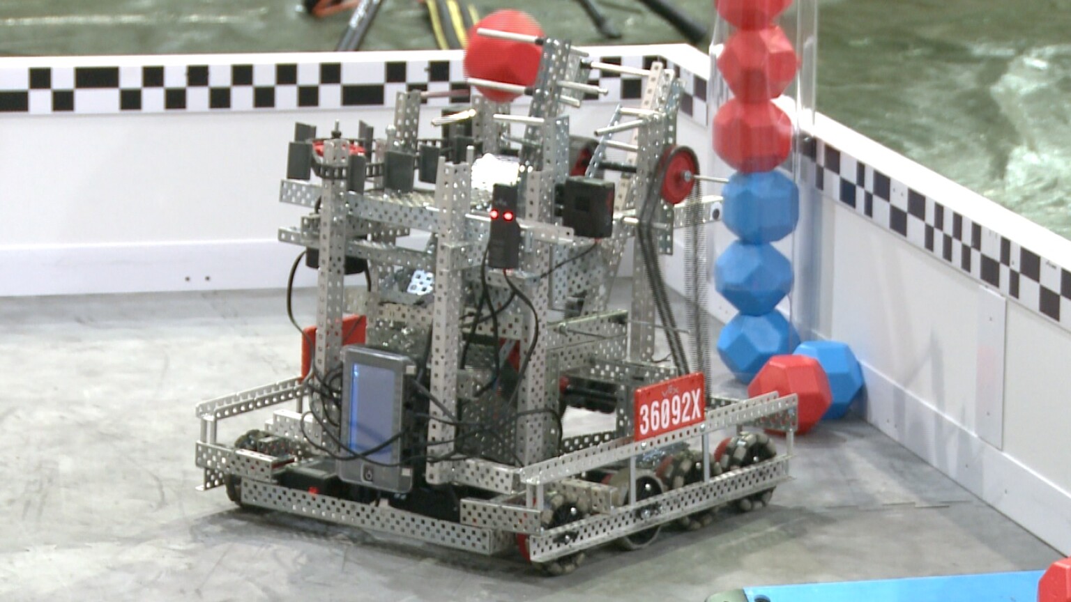 Dallas Co. High School hosts VEX Robotics competition - WAKA 8