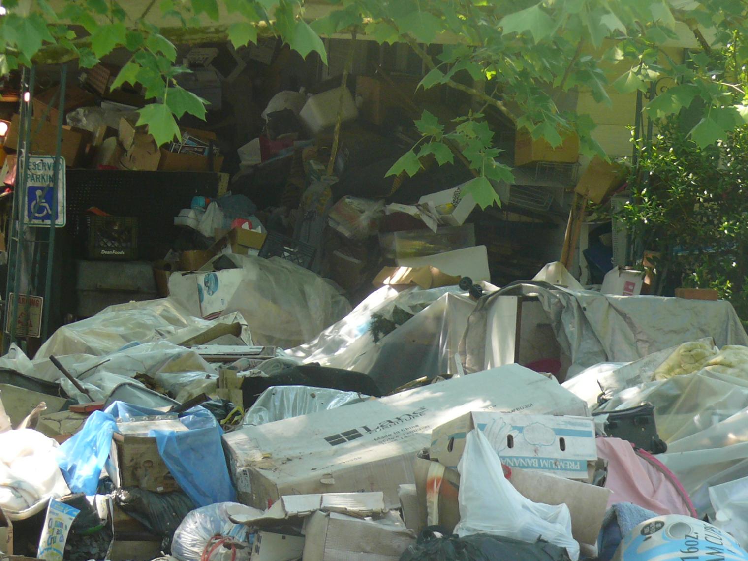 Hoarding Concerns Woman's Neighbors - WBBJ TV