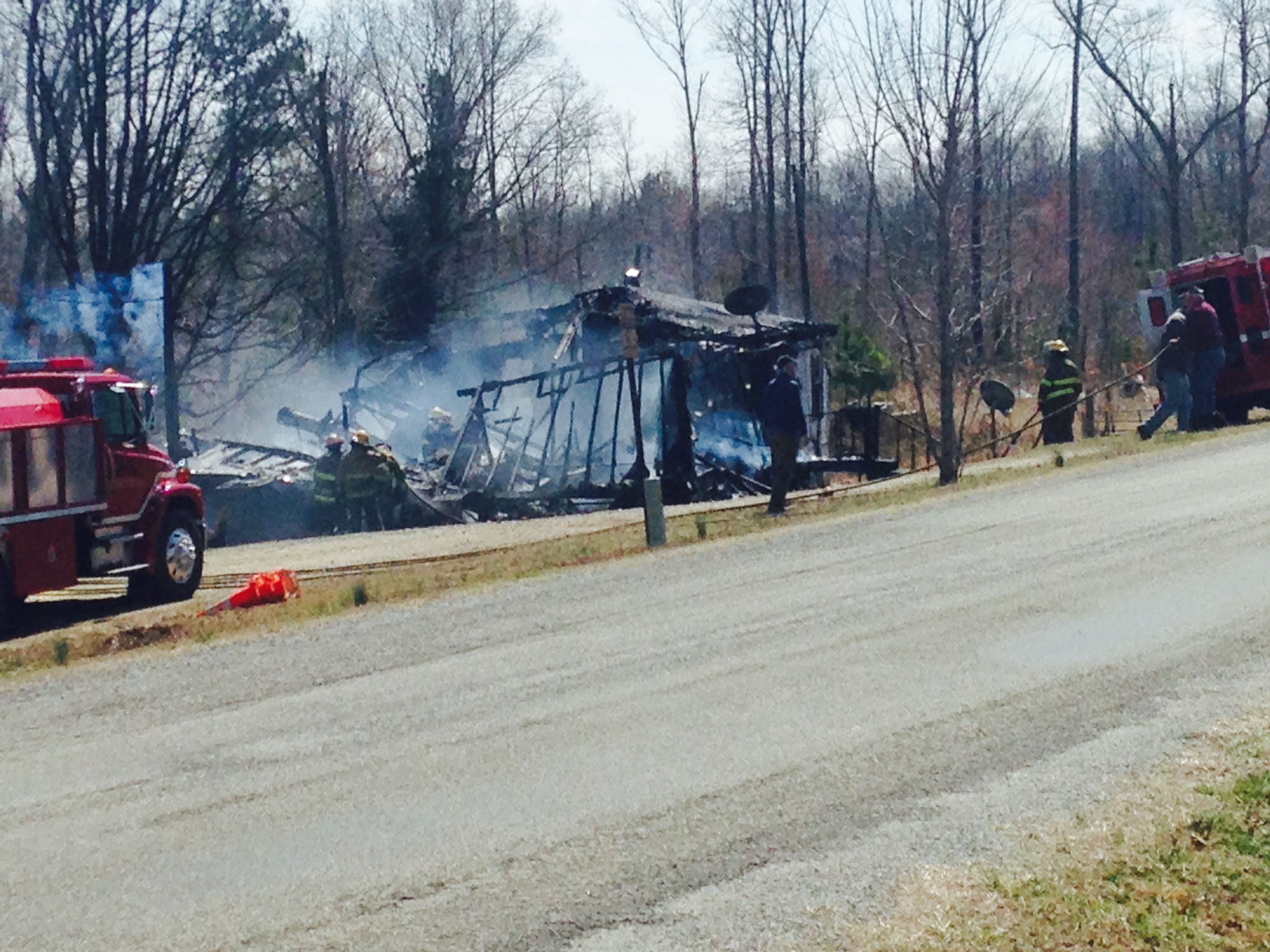 Fire Fighters Battle Fire in Henderson County - WBBJ TV