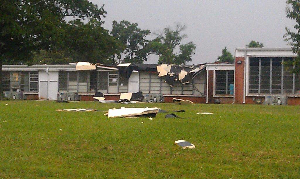Tigrett Middle School Damaged in Storms - WBBJ TV