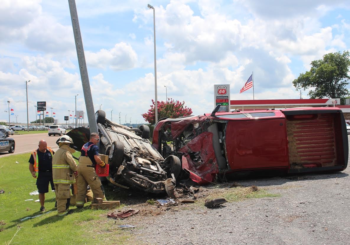 Union City crash leaves 2 vehicles overturned; driver airlifted - WBBJ TV