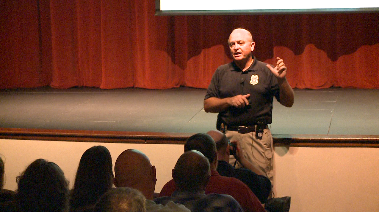 Huntingdon residents learn tips on surviving active shooter - WBBJ TV Huntingdon residents learn tips on surviving active shooter - WBBJ TV