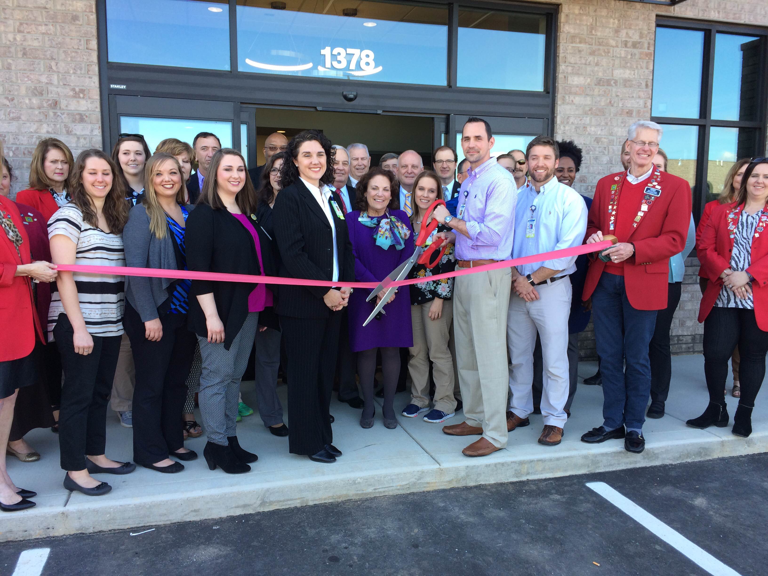 Sports Plus Rehab Center officially opens in new location - WBBJ TV