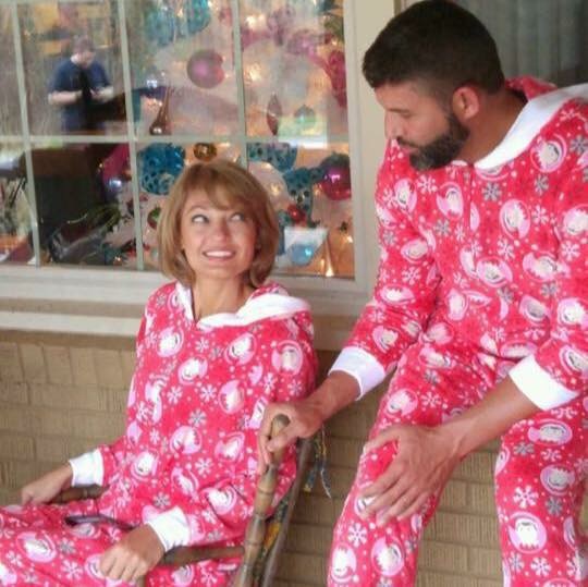 Life-size-elf-on-the-shelves-Jonathan-Dean-Joni-Marie-Pollock - WBBJ TV