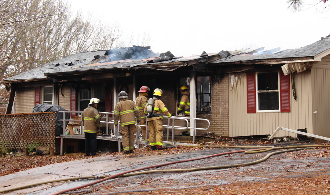 Friday morning fire destroys home in south Jackson - WBBJ TV