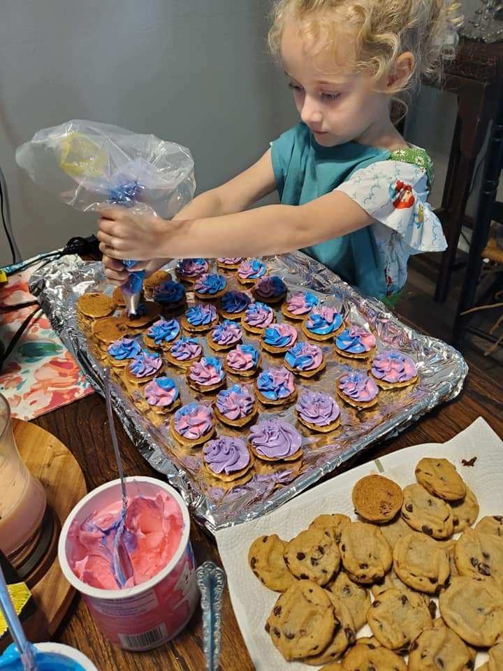 Emma Kail making treats - WBBJ TV