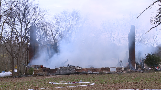 Historic home lost in Sunday night fire - WBBJ TV