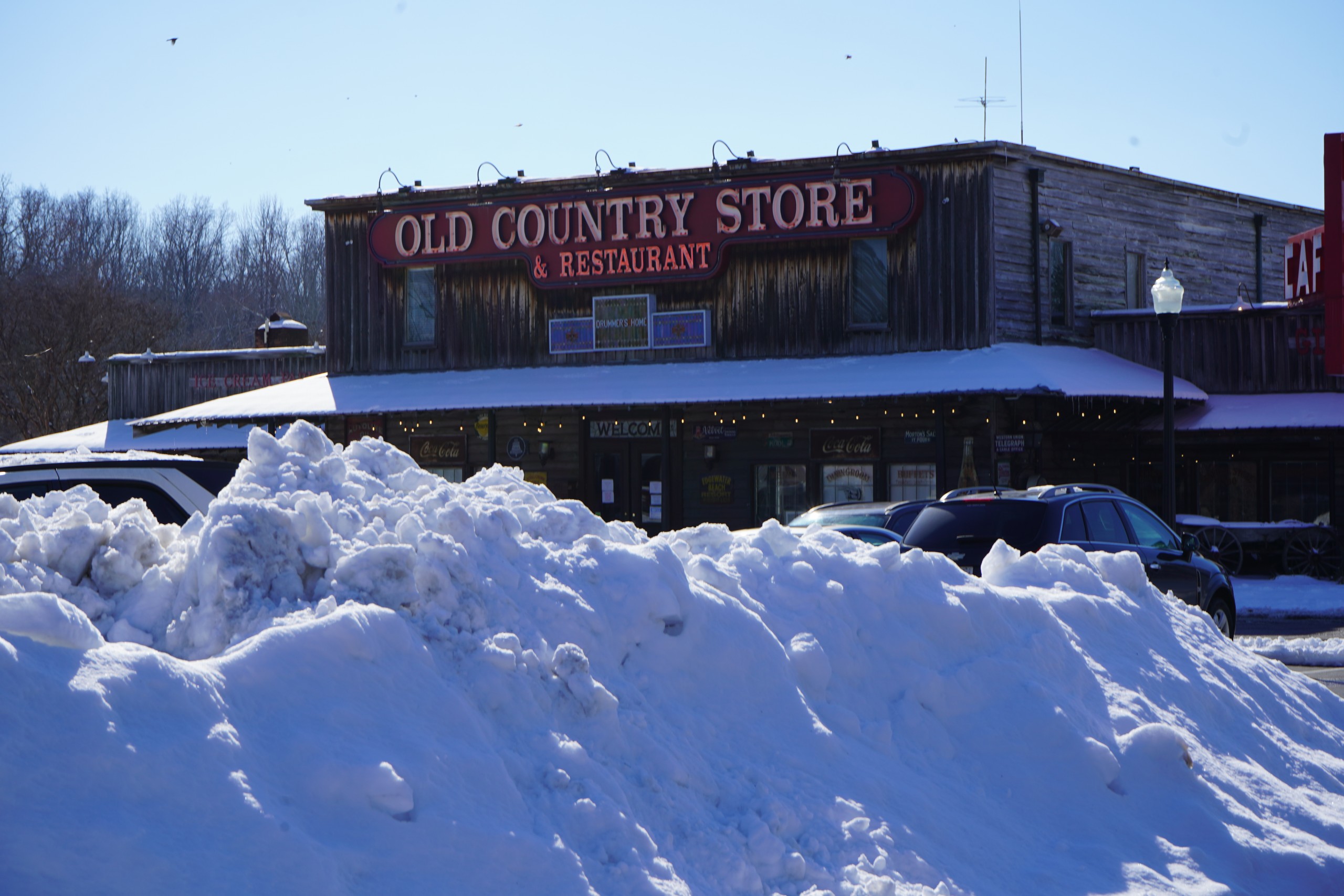 Old Country Store - WBBJ TV