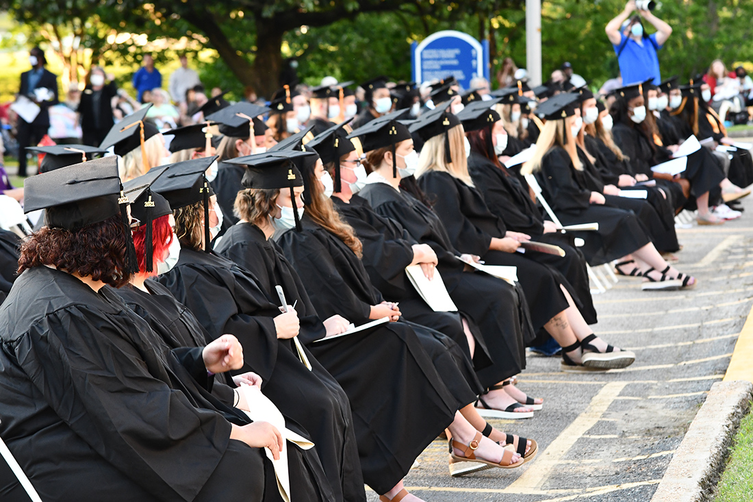 Dyersburg State celebrates 51st graduating class - WBBJ TV