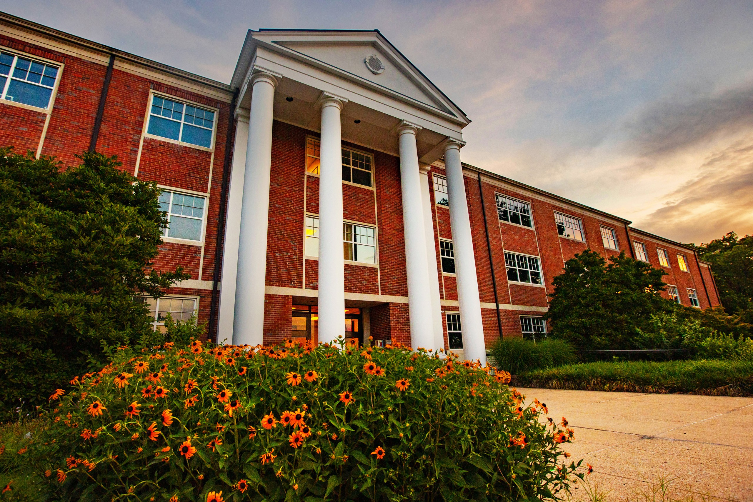 UTM to reinstate merit scholarships for students - WBBJ TV