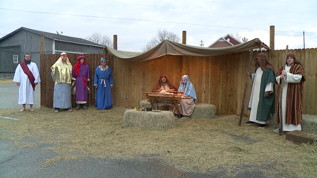 Local church showcases live nativity ceremony - WBBJ TV