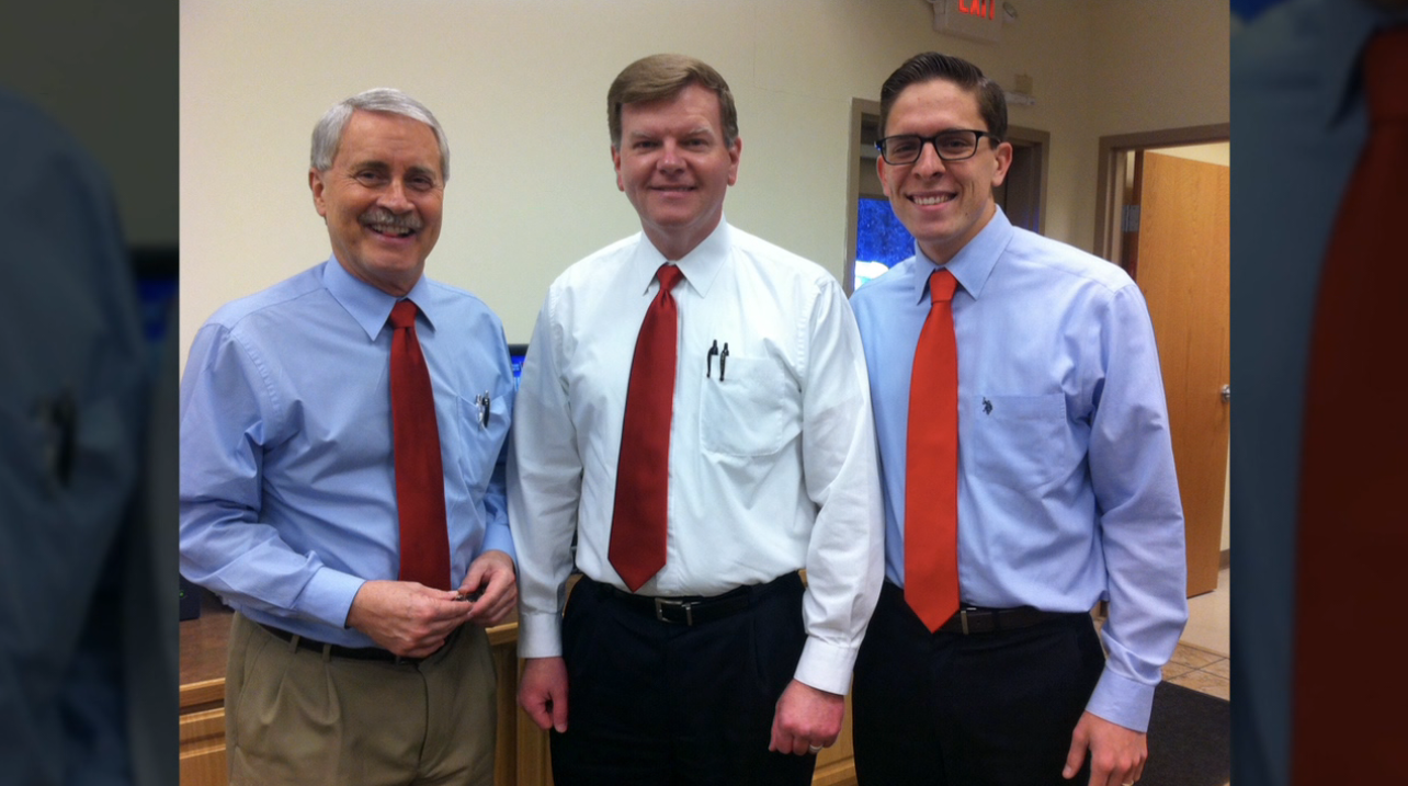 Anchor Tom Britt prepares for final newscast on Friday - WBBJ TV