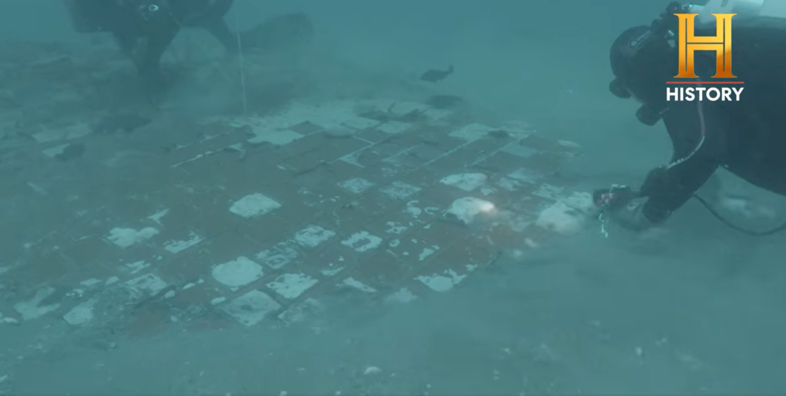 Section of destroyed shuttle Challenger found on ocean floor - WBBJ TV