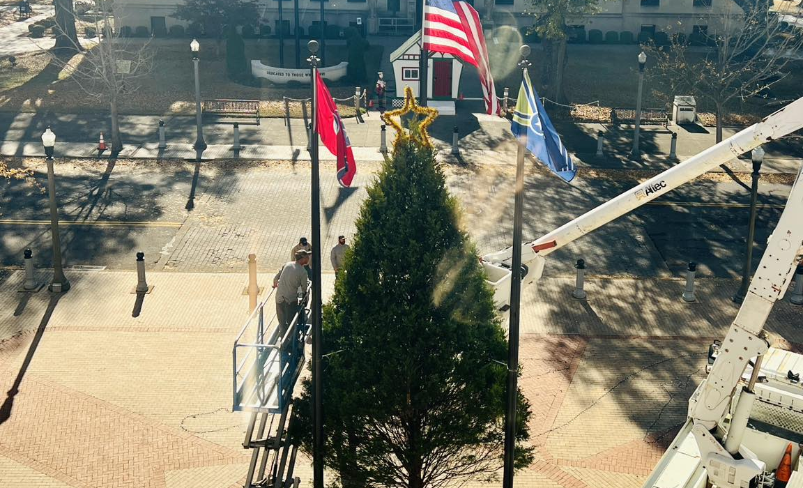 City of Jackson prepares for Christmas parade, tree lighting - WBBJ TV