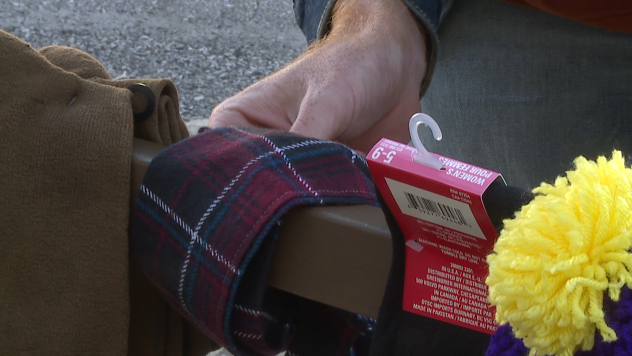 Tree of Warmth provides winter clothing to Jacksonians in need - WBBJ TV