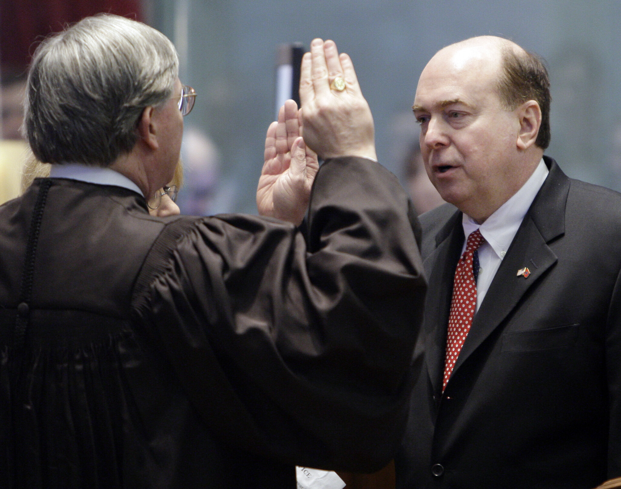 Tennessee lawmakers reelect state comptroller, treasurer - WBBJ TV