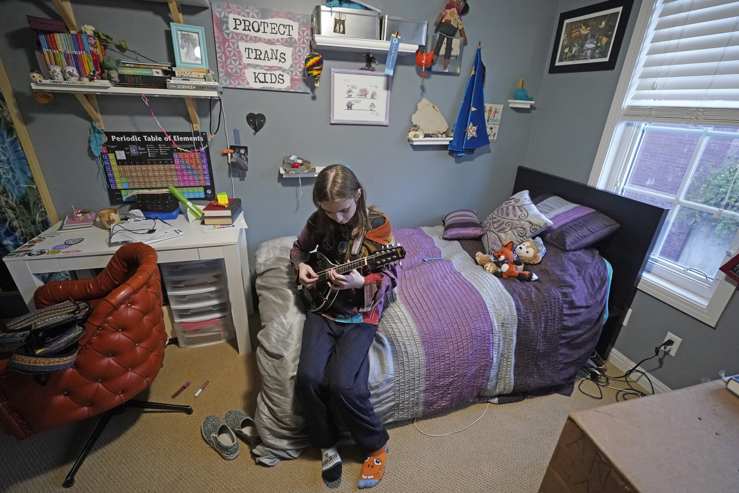 For transgender kids, a frantic rush for treatment amid bans - WBBJ TV