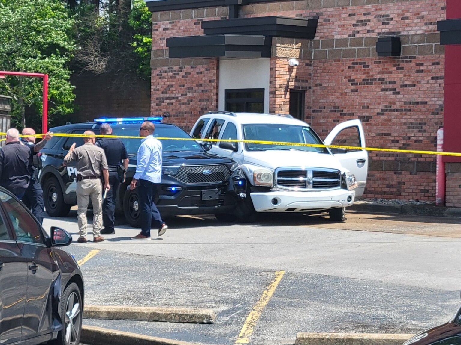 Officer-involved shooting takes place at Wendy's in Jackson - WBBJ TV