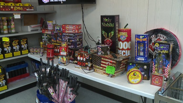 Fireworks stands begin to open ahead of July 4th - WBBJ TV
