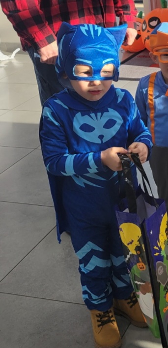 Ronnie Capps as Catboy at Pepper's Automotive Trunk or Treat in Paris TN - WBBJ TV