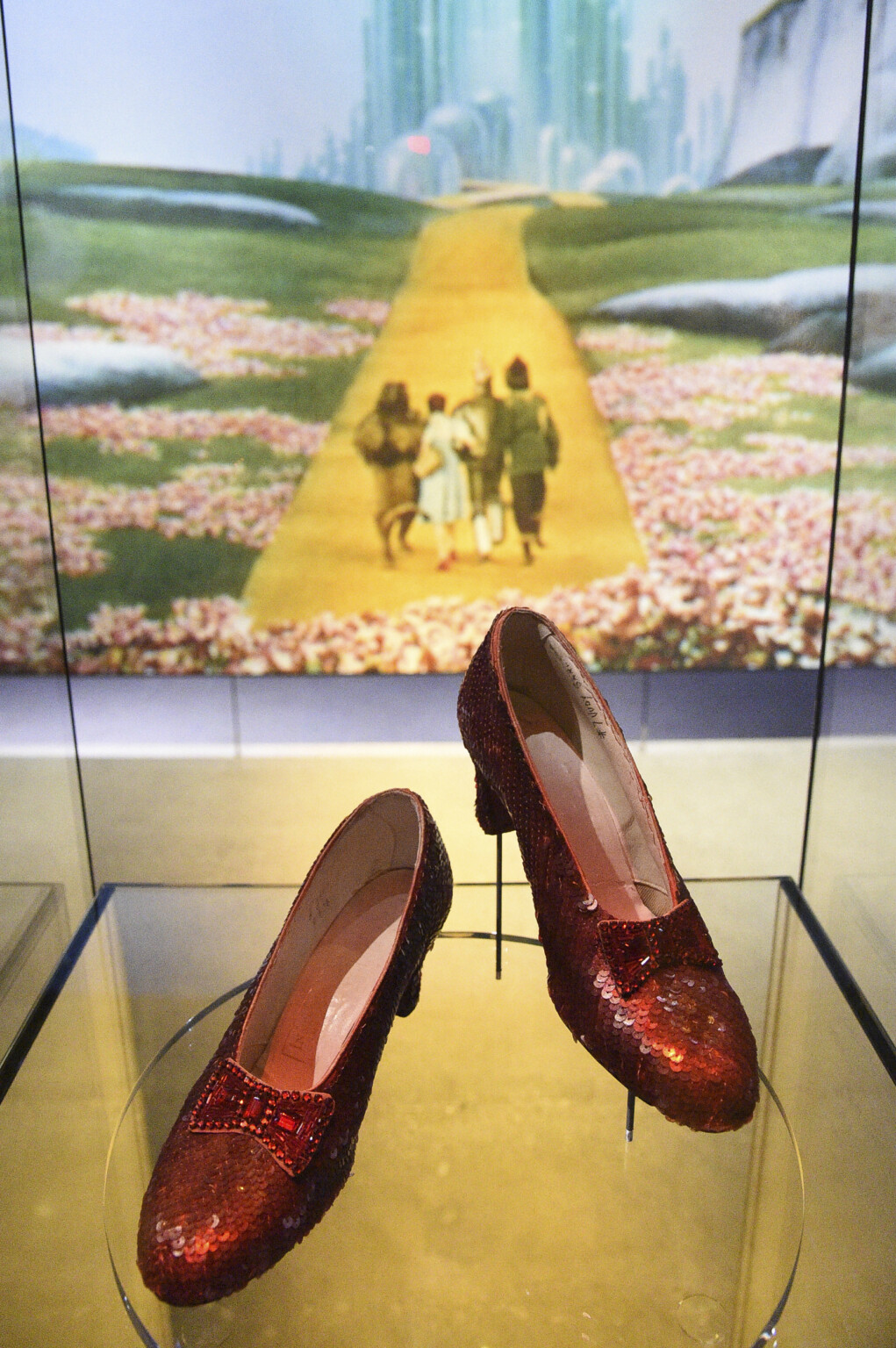 Dying thief who stole ‘Wizard of Oz’ ruby slippers from the Judy ...