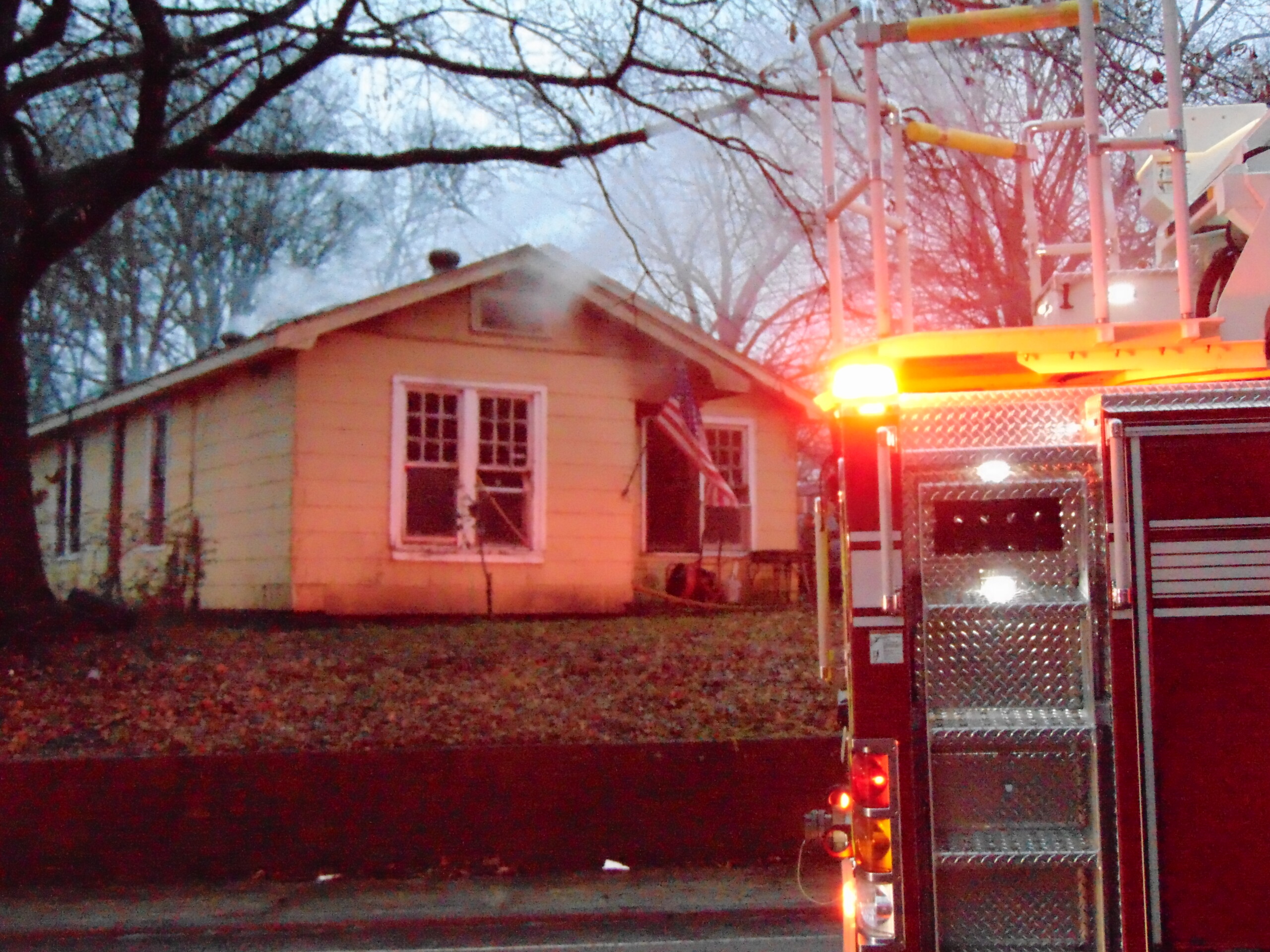 GALLERY: First responders called to North Royal house fire - WBBJ TV