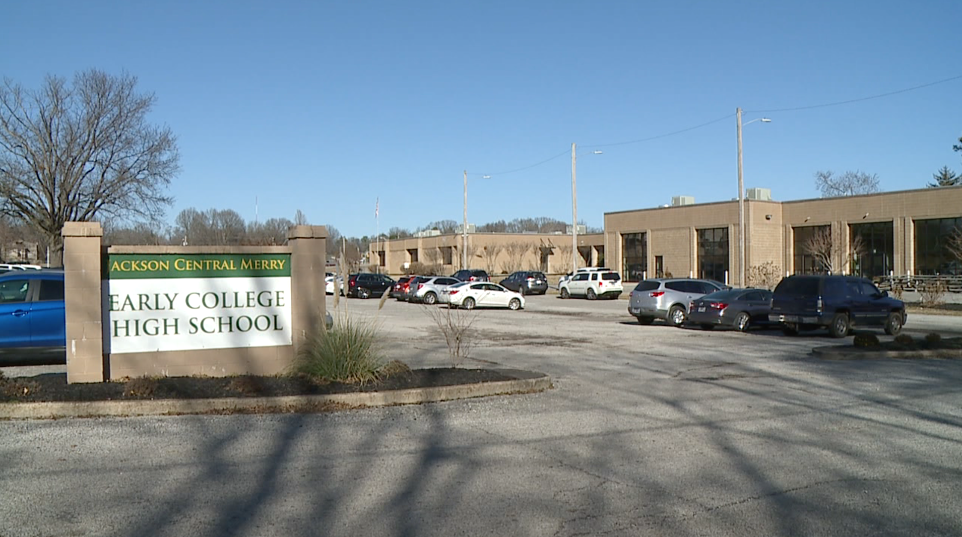 More than 40 students graduate with Associate’s degree in Jackson - WBBJ TV