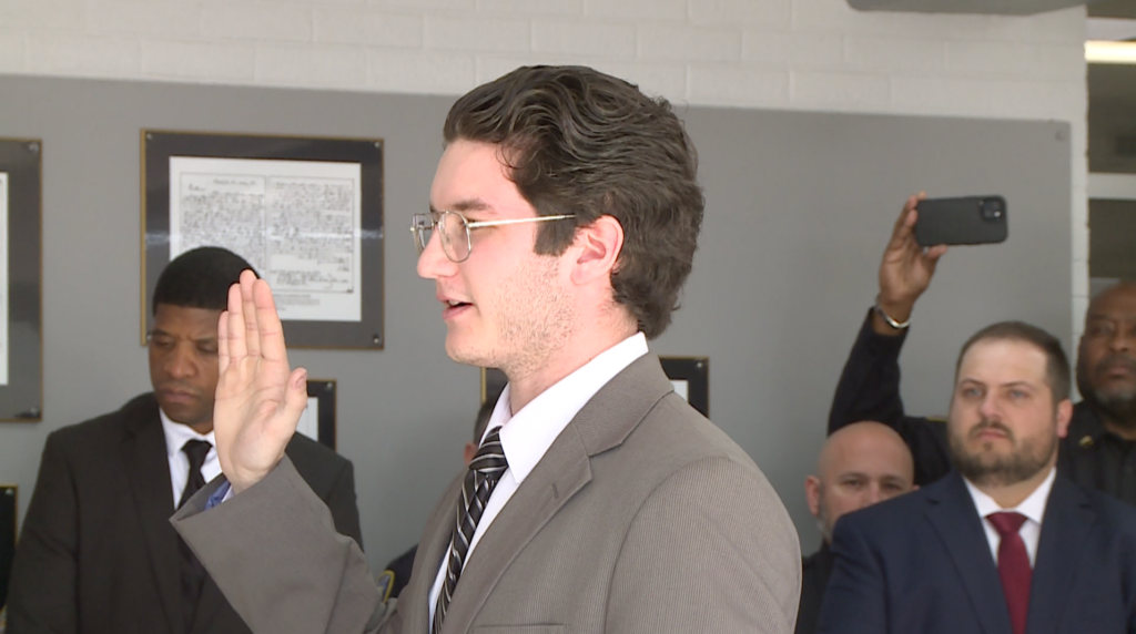 Jackson Police Department swears-in new officers to their team - WBBJ TV
