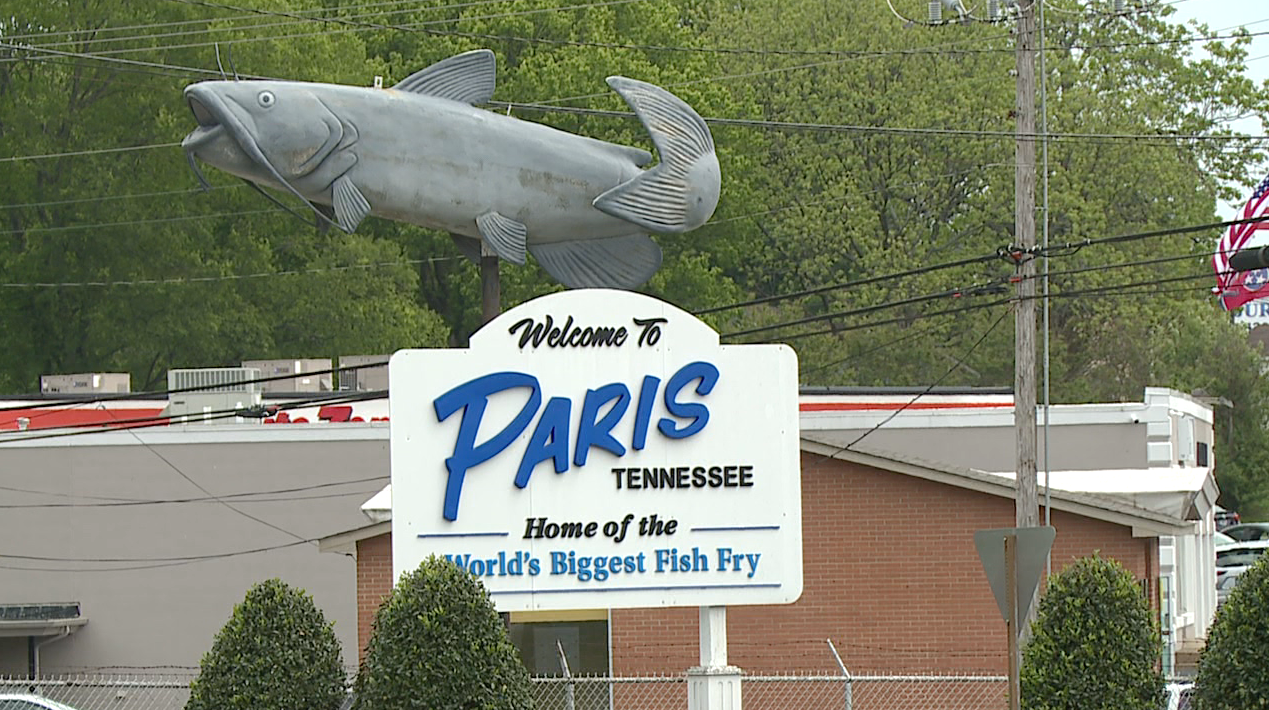 Thousands gather for the World's Biggest Fish Fry Parade - WBBJ TV