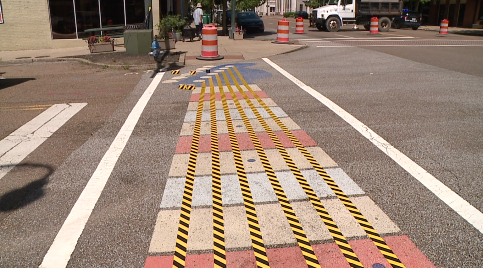 Crosswalk art in downtown Jackson begins, OJH welcomes volunteers - WBBJ TV