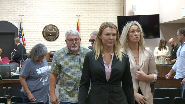 Woman accused in arson of doctor's home appears in court - WBBJ TV