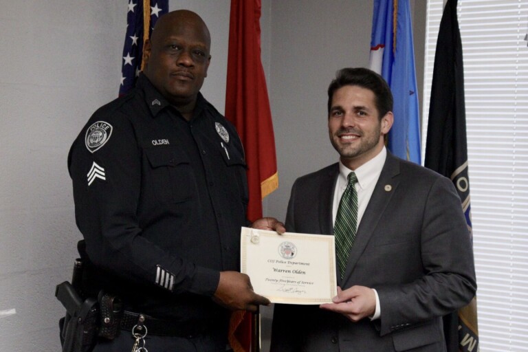 Jackson Police Dept. honors Sgt. Warren Olden with Sea of Blue ...