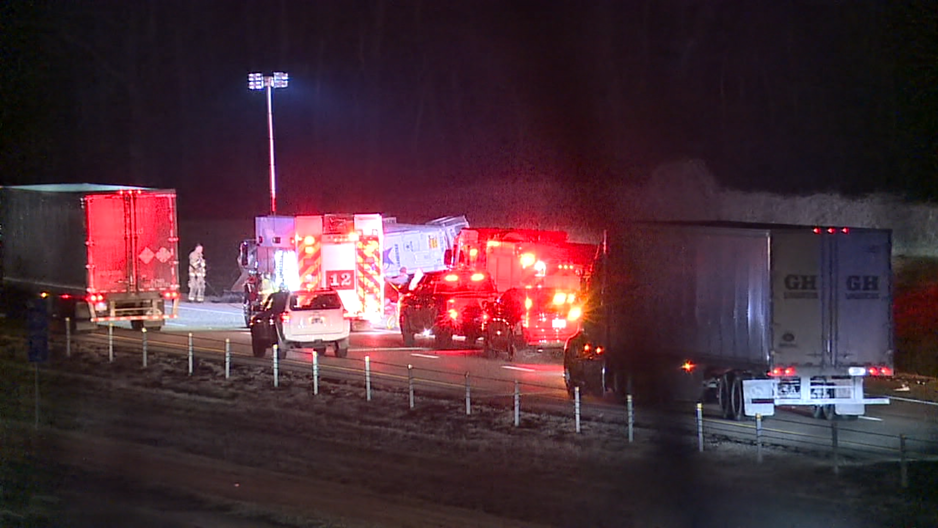 I-40 traffic comes to halt after semi-truck wreck - WBBJ TV