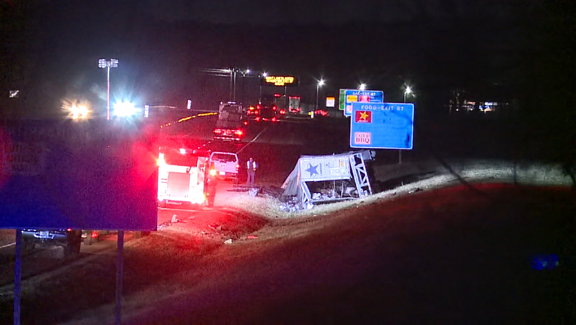 I-40 traffic comes to halt after semi-truck wreck - WBBJ TV