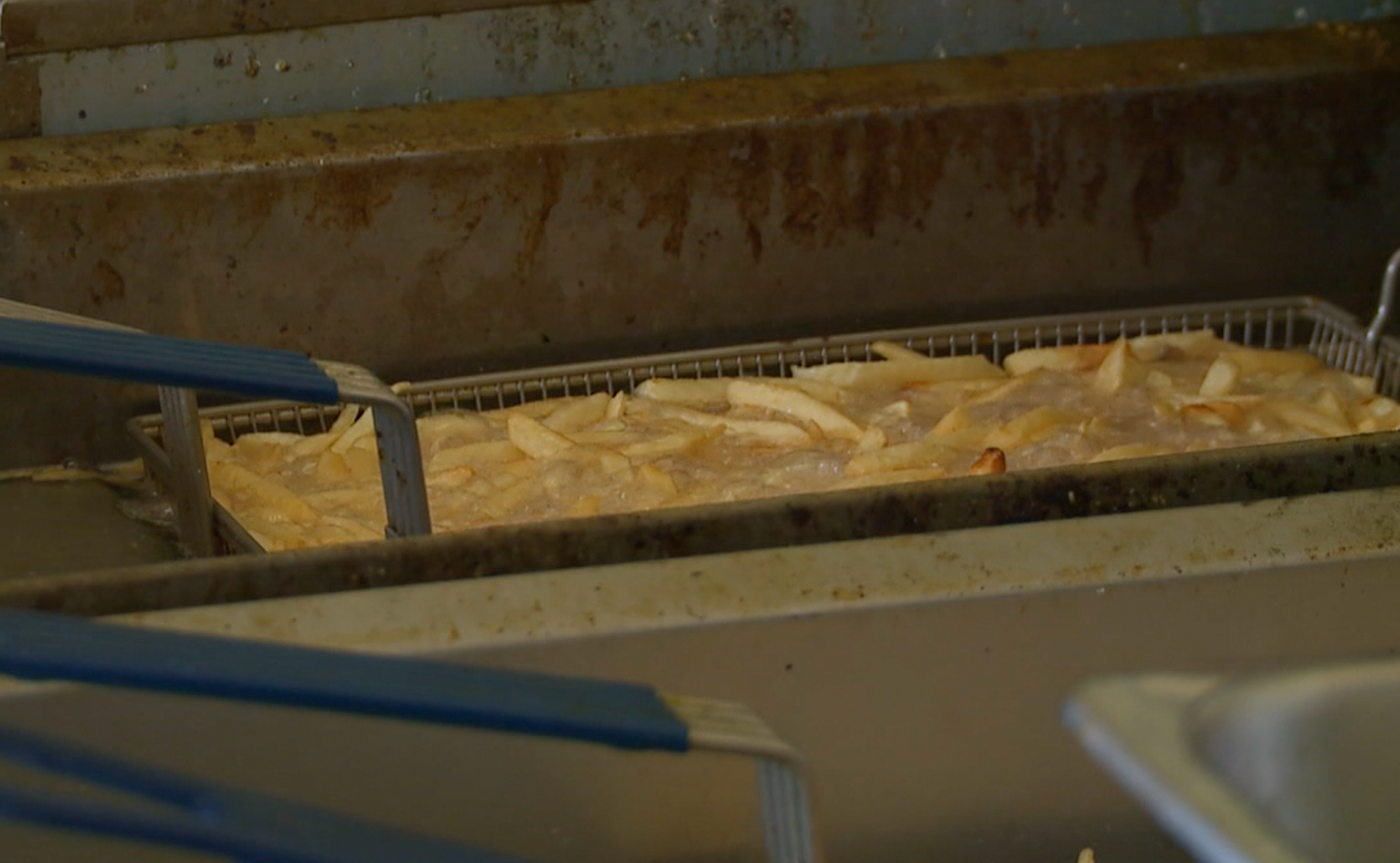 72nd annual World's Biggest Fish Fry draws visitors from all over - WBBJ TV