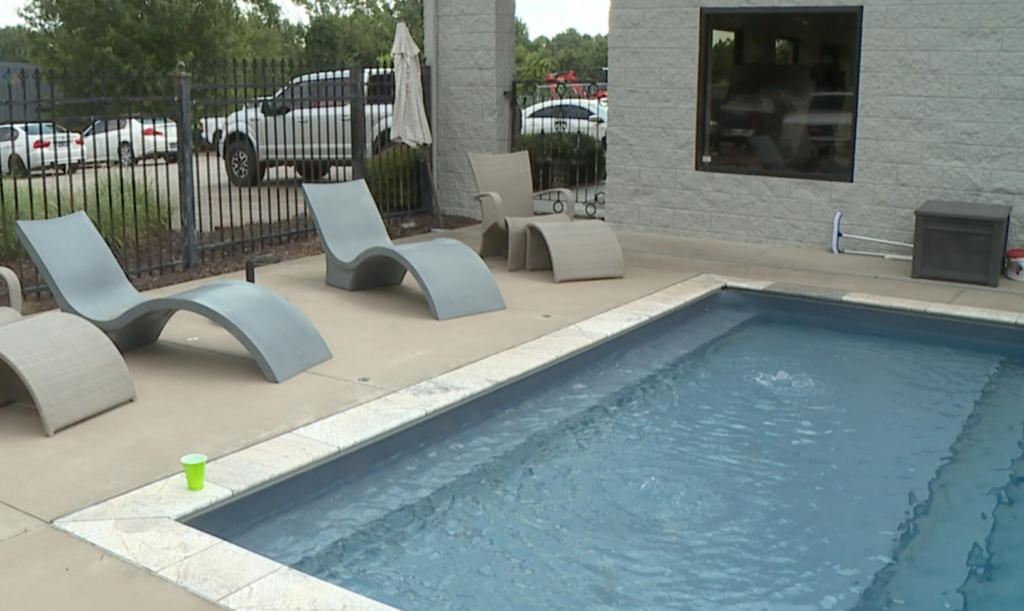 Local expert shares pool, swimming safety reminders - WBBJ TV