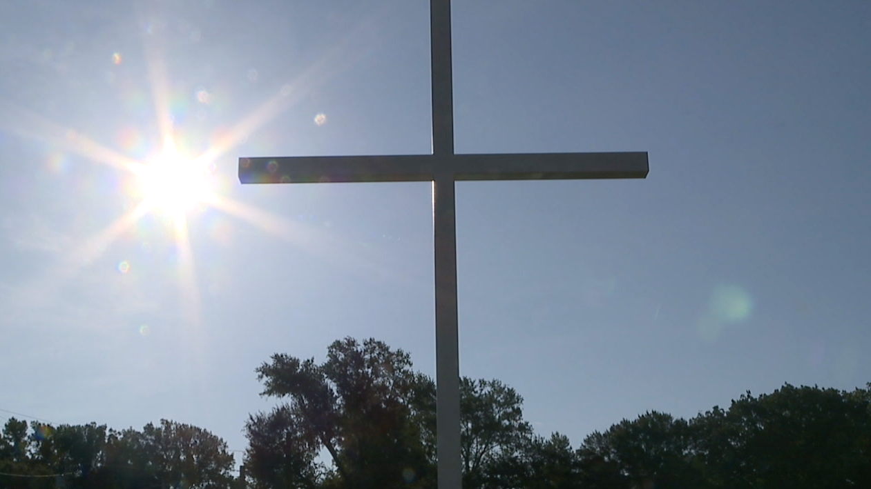 First Baptist Church Bemis unveils new 24-foot landmark - WBBJ TV