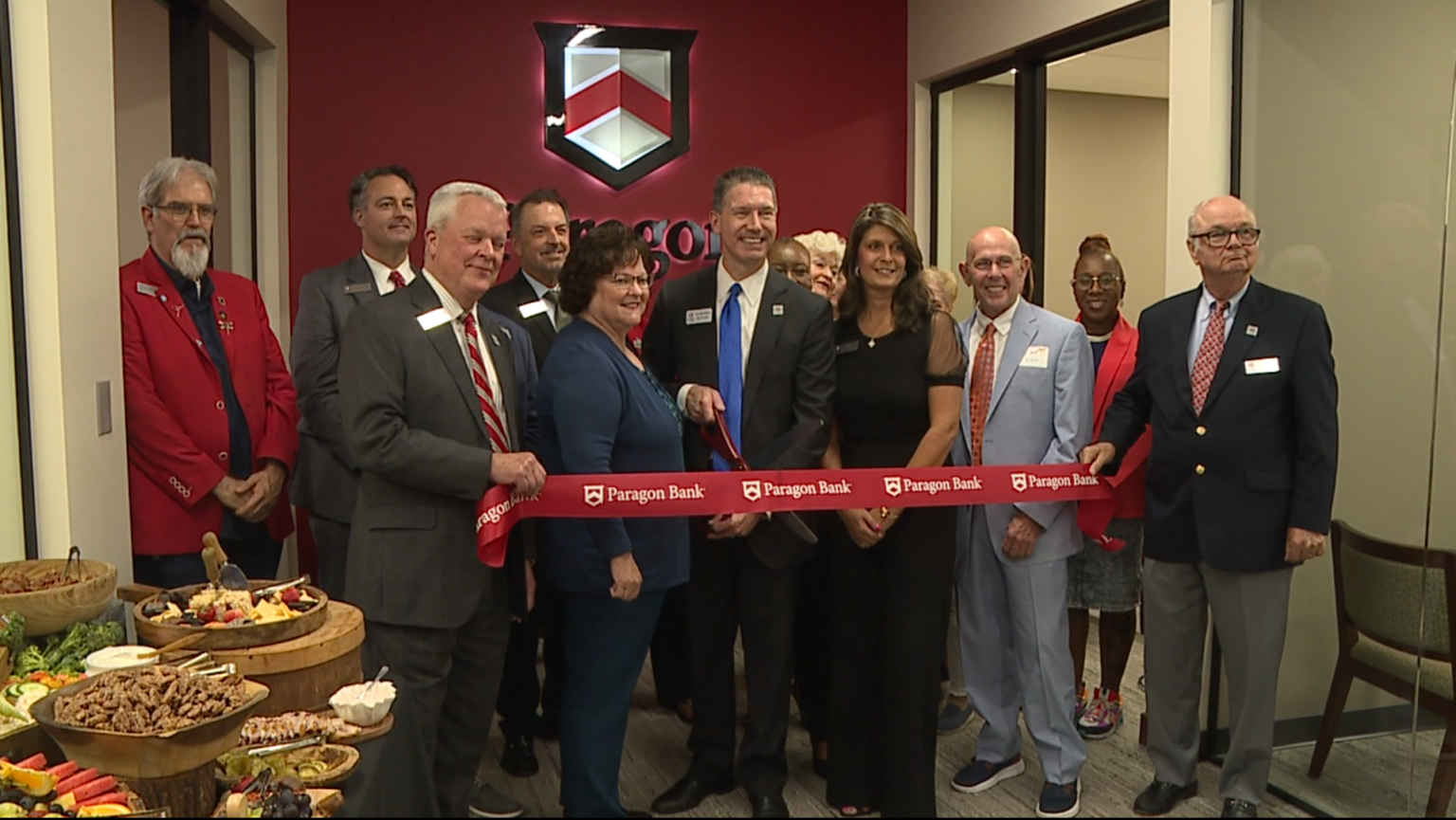 Paragon Bank celebrates grand opening in north Jackson - WBBJ TV