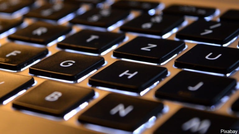 Workers say they like remote work. Research shows it hurts their mental ...