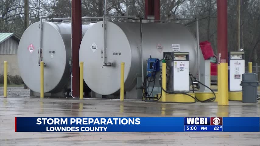 Electric crews gear up for possible damage after potential storms - Home - WCBI TV | Your News ...