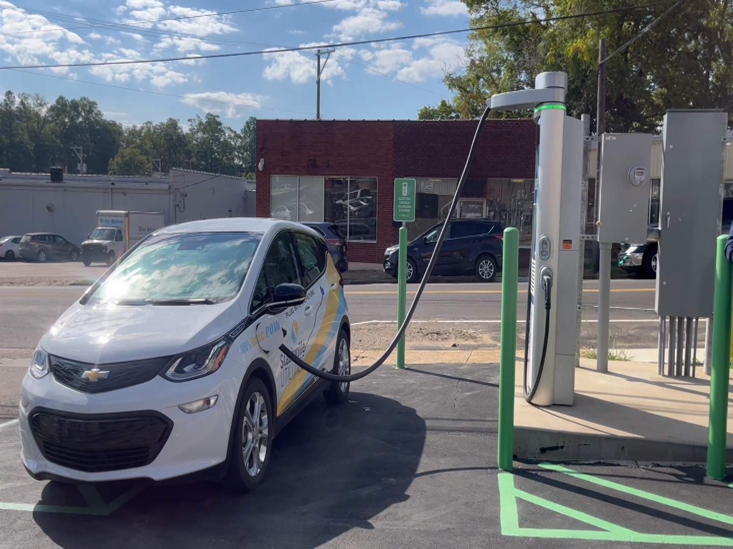 New electrical vehicle fast charging station opens in Starkville