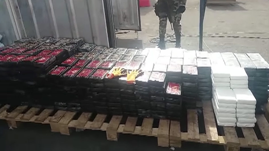 Peru Messi Cocaine Seizure 06 - WCCB Charlotte's CW