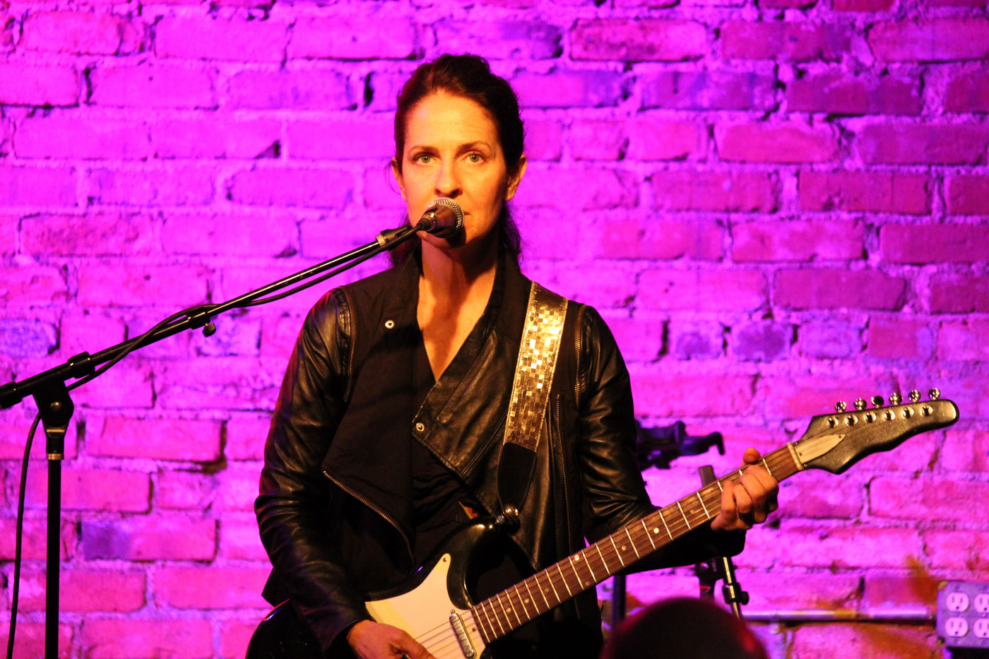 Blake Morgan And Tracy Bonham At The Evening Muse 027 - WCCB Charlotte's CW