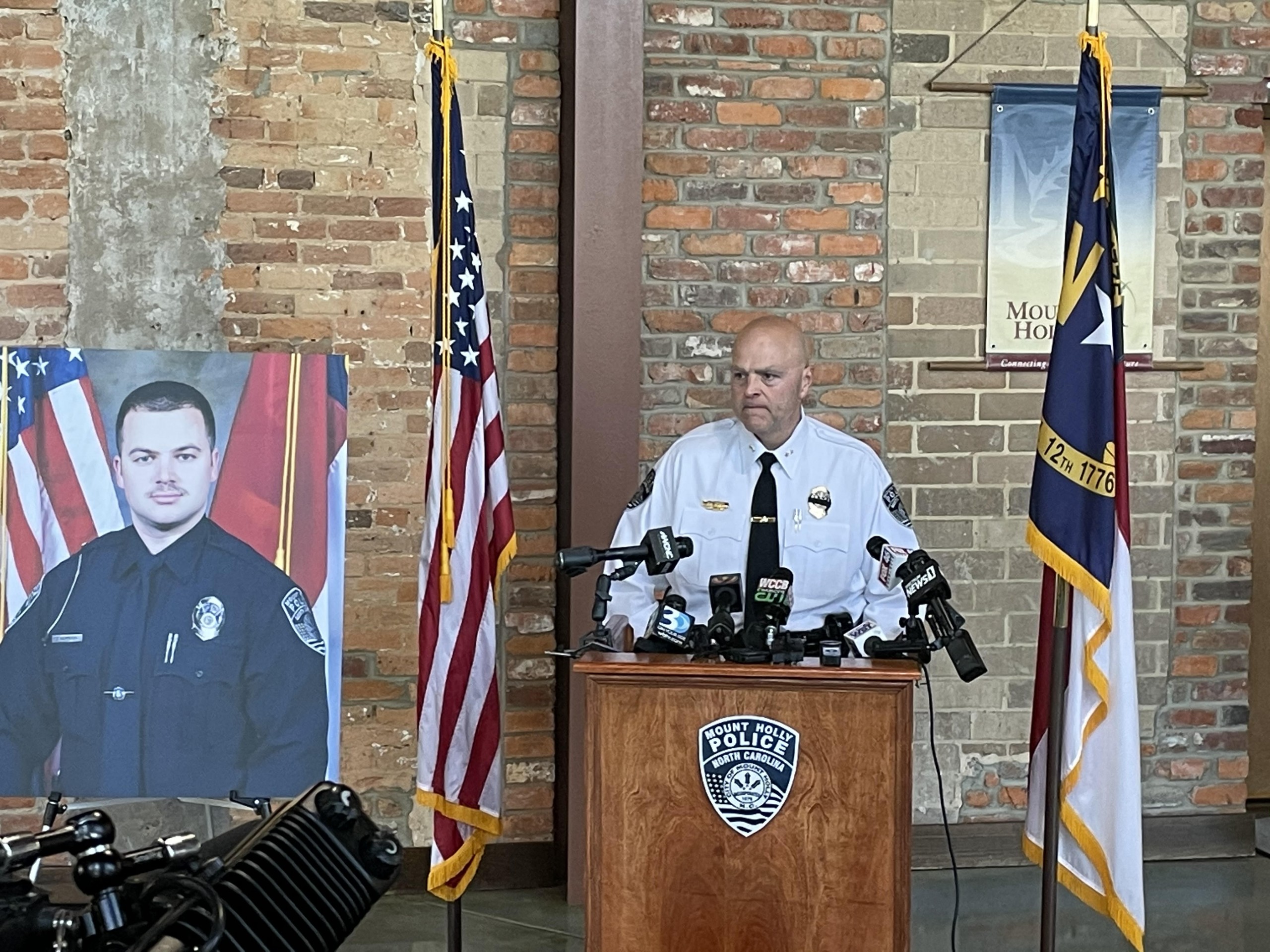 Chief Don Roper Speaking At News Conference - WCCB Charlotte