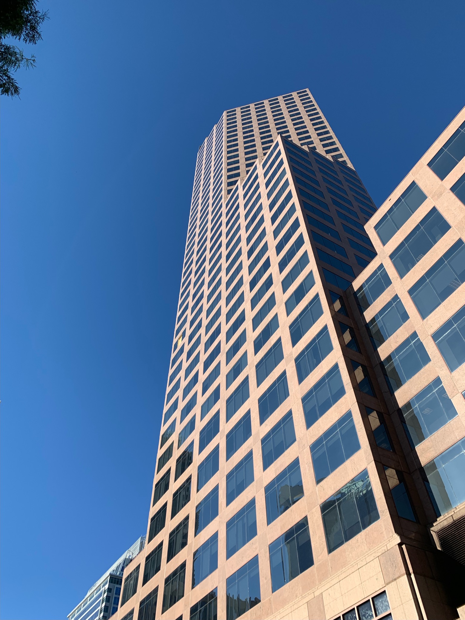 Window Shot Out At Wells Fargo Uptown 2 - WCCB Charlotte's CW
